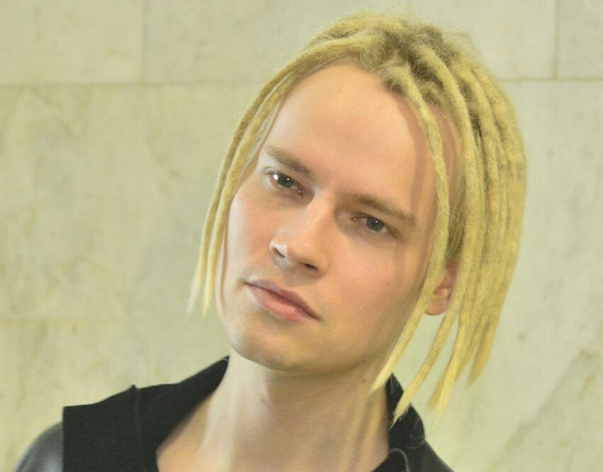 Певец SHAMAN заявил, что Россия всегда уверенно идет вперед