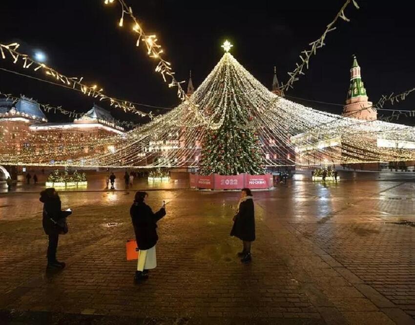 Новогодние каникулы в январе 2023: календарь нерабочих дней от Минтруда