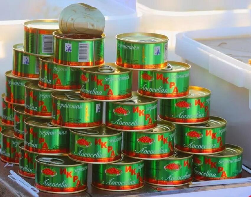 Цены рухнули: россиянам рассказали, где можно купить красную икру по ...